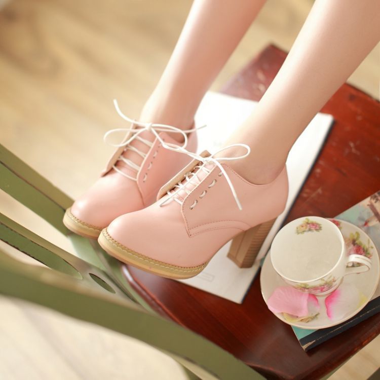 Vintage British College Wind High heels on Storenvy
